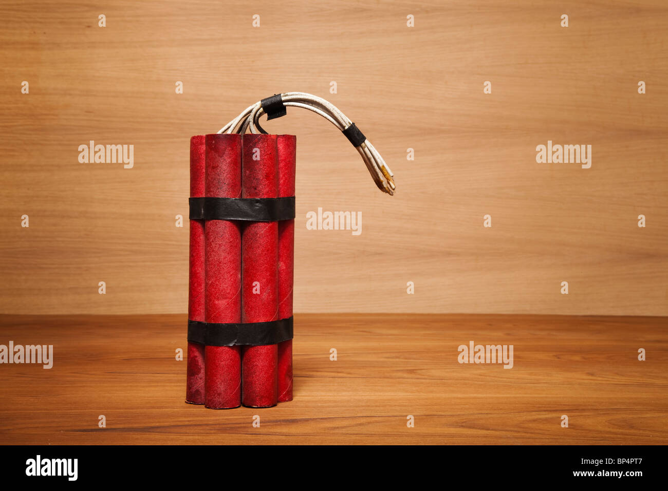 Tnt Explosivo Fotos e Imágenes de stock - Alamy