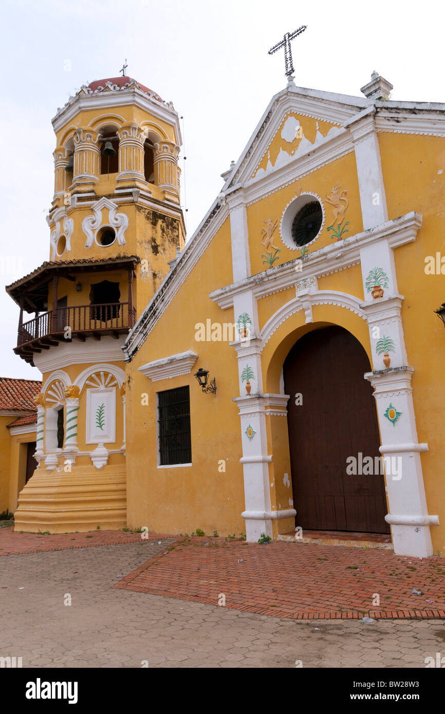 Mompox Colonial Spanish Architecture Church Fotografías E Imágenes De