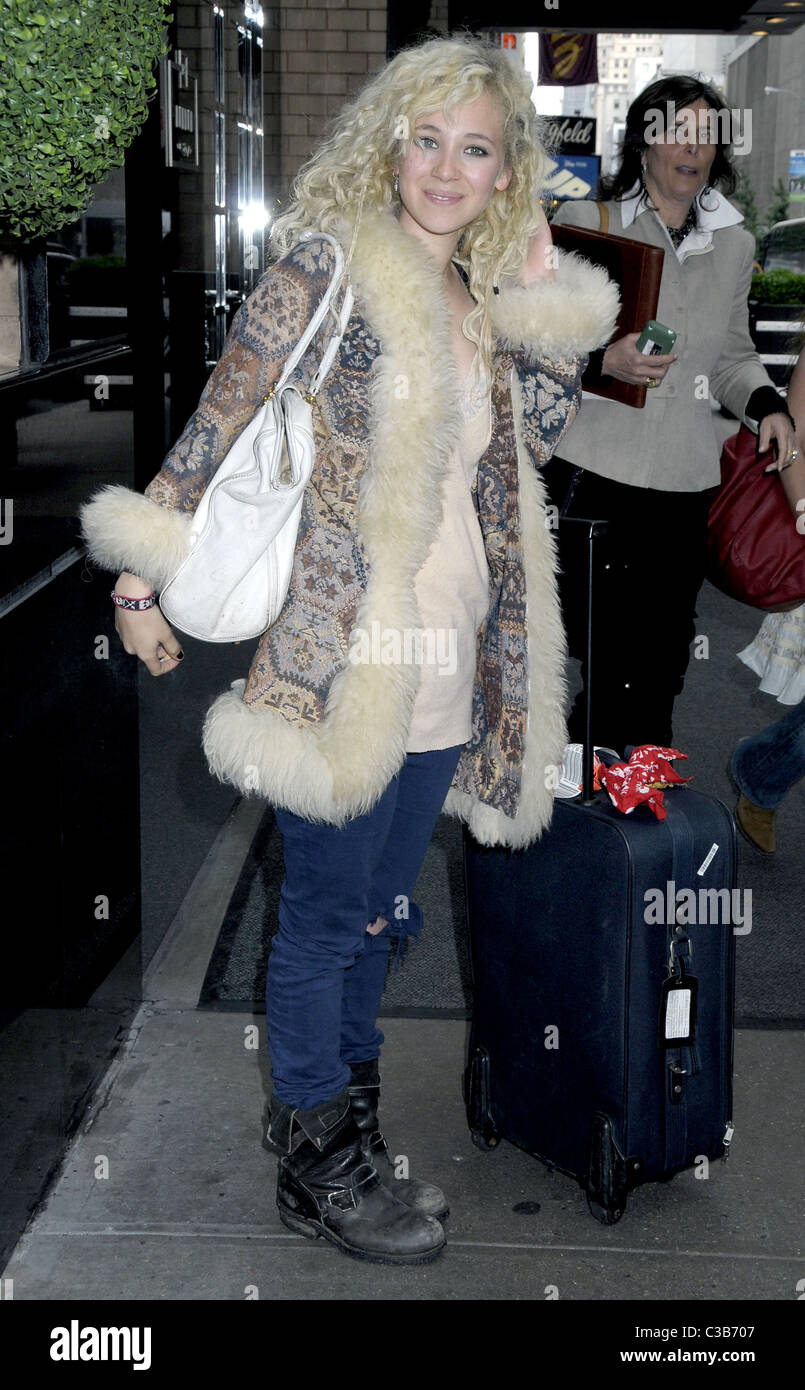 Juno temple actress fotografías e imágenes de alta resolución - Alamy