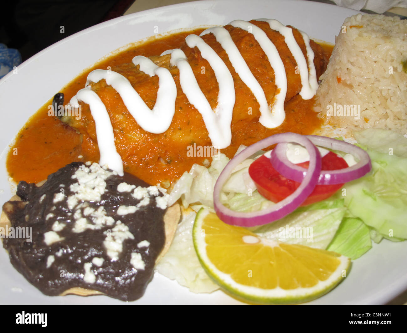 Chiles Rellenos Con Arroz Y Frijoles