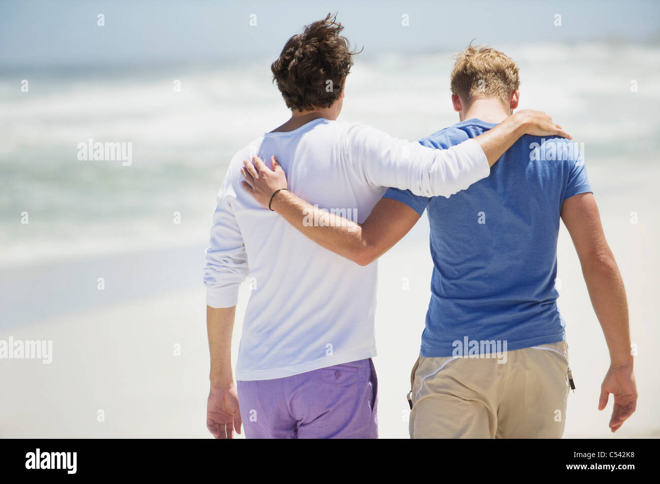 Gay Couple Men Rear View Fotos E Imágenes De Stock Alamy