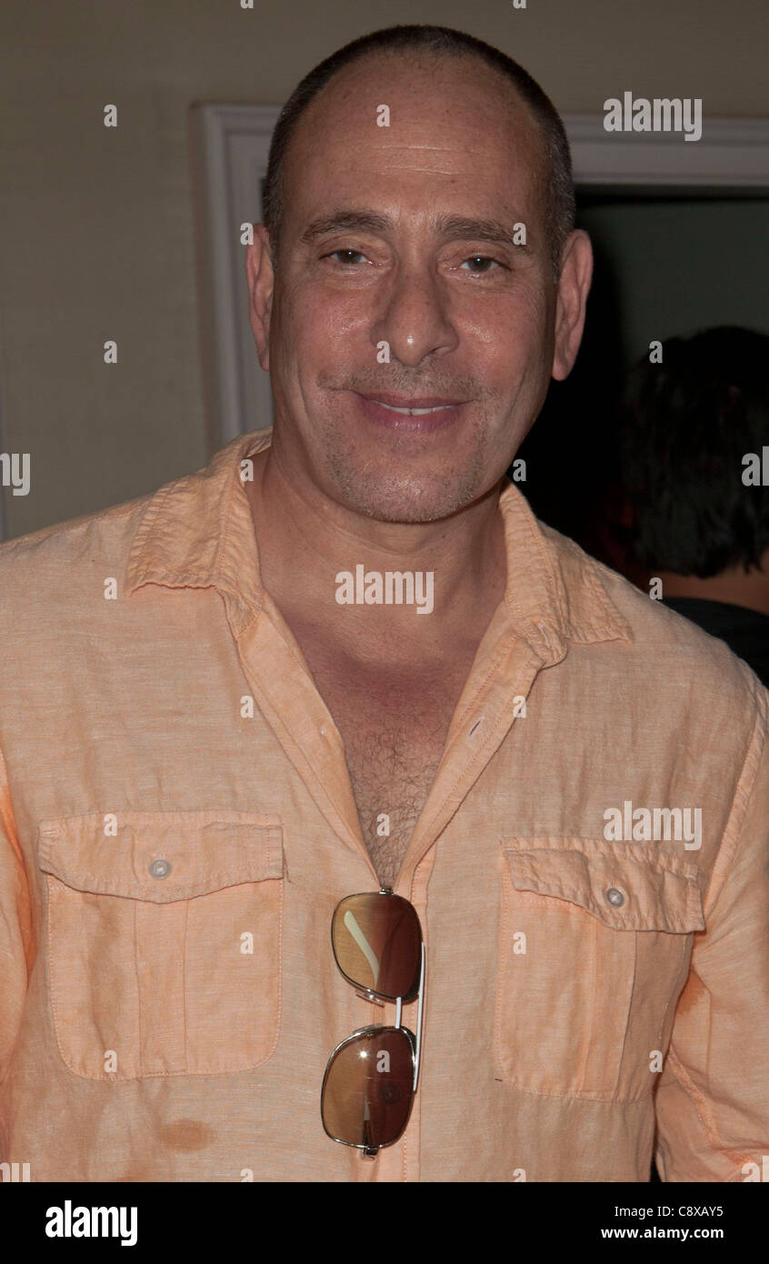 Nestor Serrano Graceland