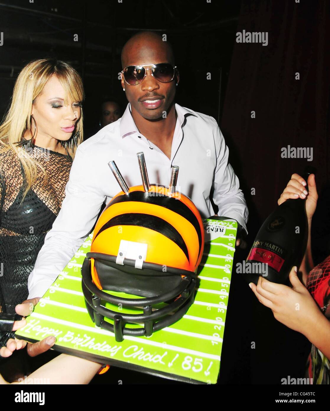 Evelyn Lozada Y Chad Ochocinco Asistir A La Fiesta De Cumpleaños De Chad Ochocinco En Mansion