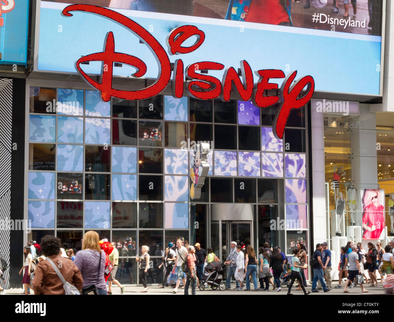 Disney Store, Times Square, NYC Fotografía de stock - Alamy Disney Store, Times Square, NYC Fotografía de stock - Alamy