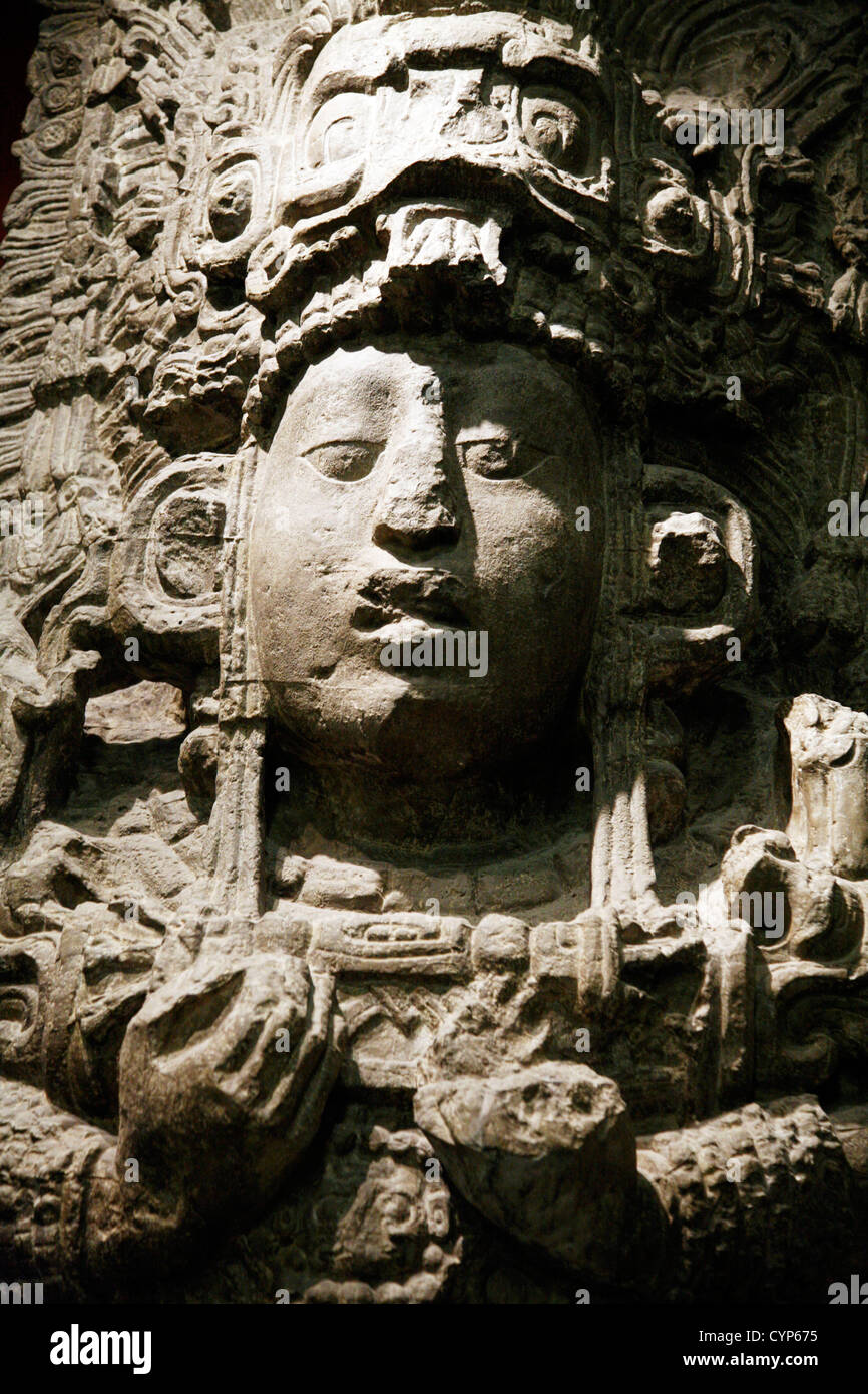 Dios Azteca De La Guerra Fotos e Imágenes de stock - Alamy