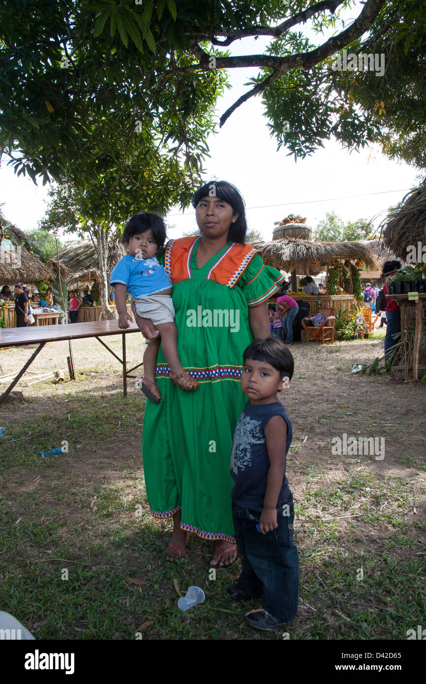 Comarca Ngäbe Bugle Fotografías E Imágenes De Alta Resolución Alamy