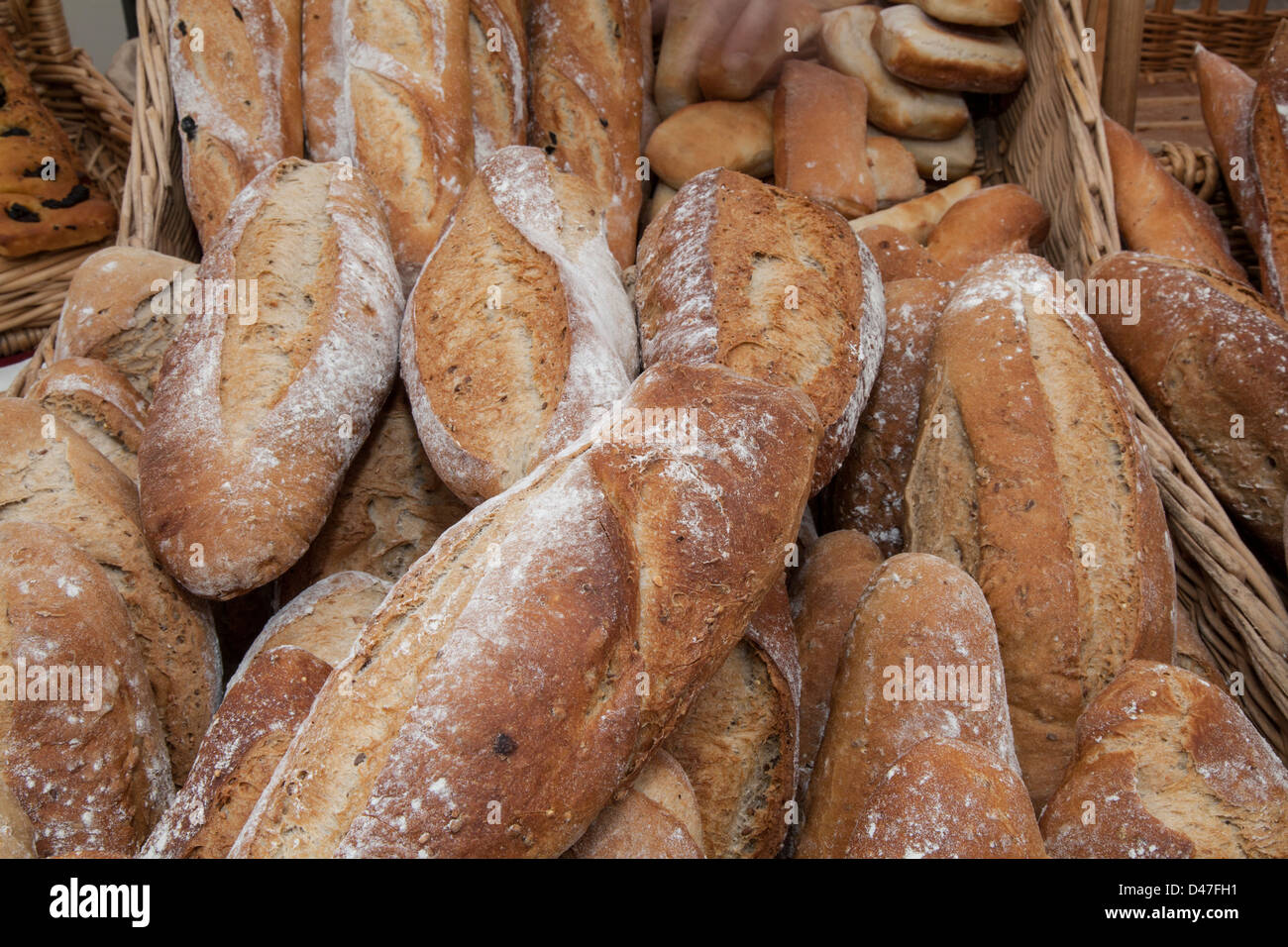 Panes de venta de exhibición de pan fotografías e imágenes de alta ...
