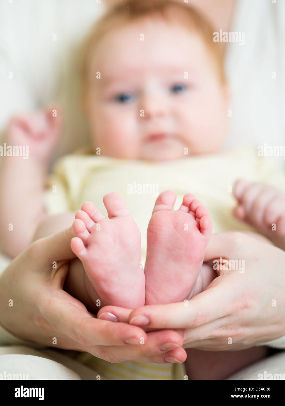 Silueta De Pies De Bebe Fotografías E Imágenes De Alta Resolución Alamy