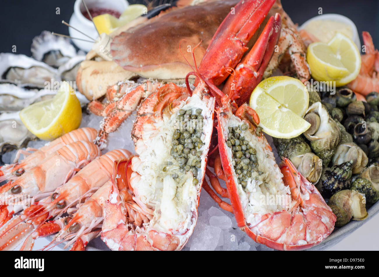 Plato de mariscos fotografías e imágenes de alta resolución - Alamy