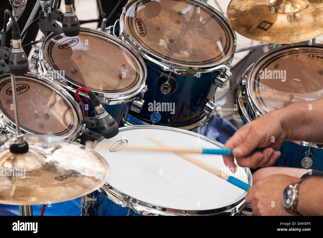 Su baterista fotografías e imágenes de alta resolución - Alamy