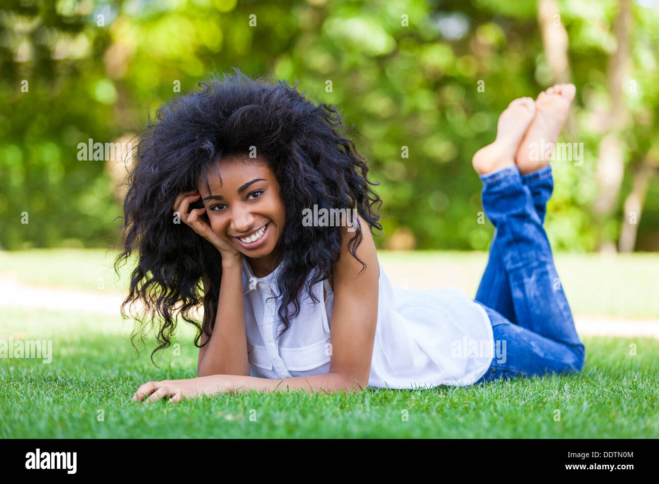Modelo De Adolescente Afroamericana Fotografías E Imágenes De Alta