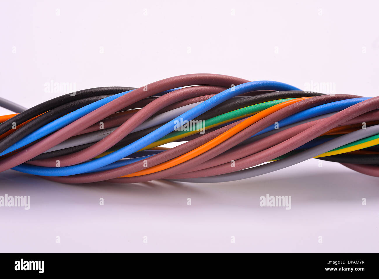 Conectar el cableado fotografías e imágenes de alta resolución - Alamy