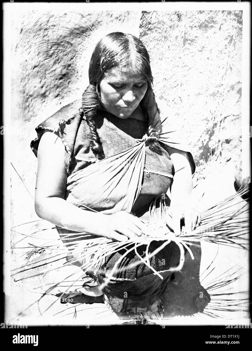 Mujer india hopi fotografías e imágenes de alta resolución - Alamy