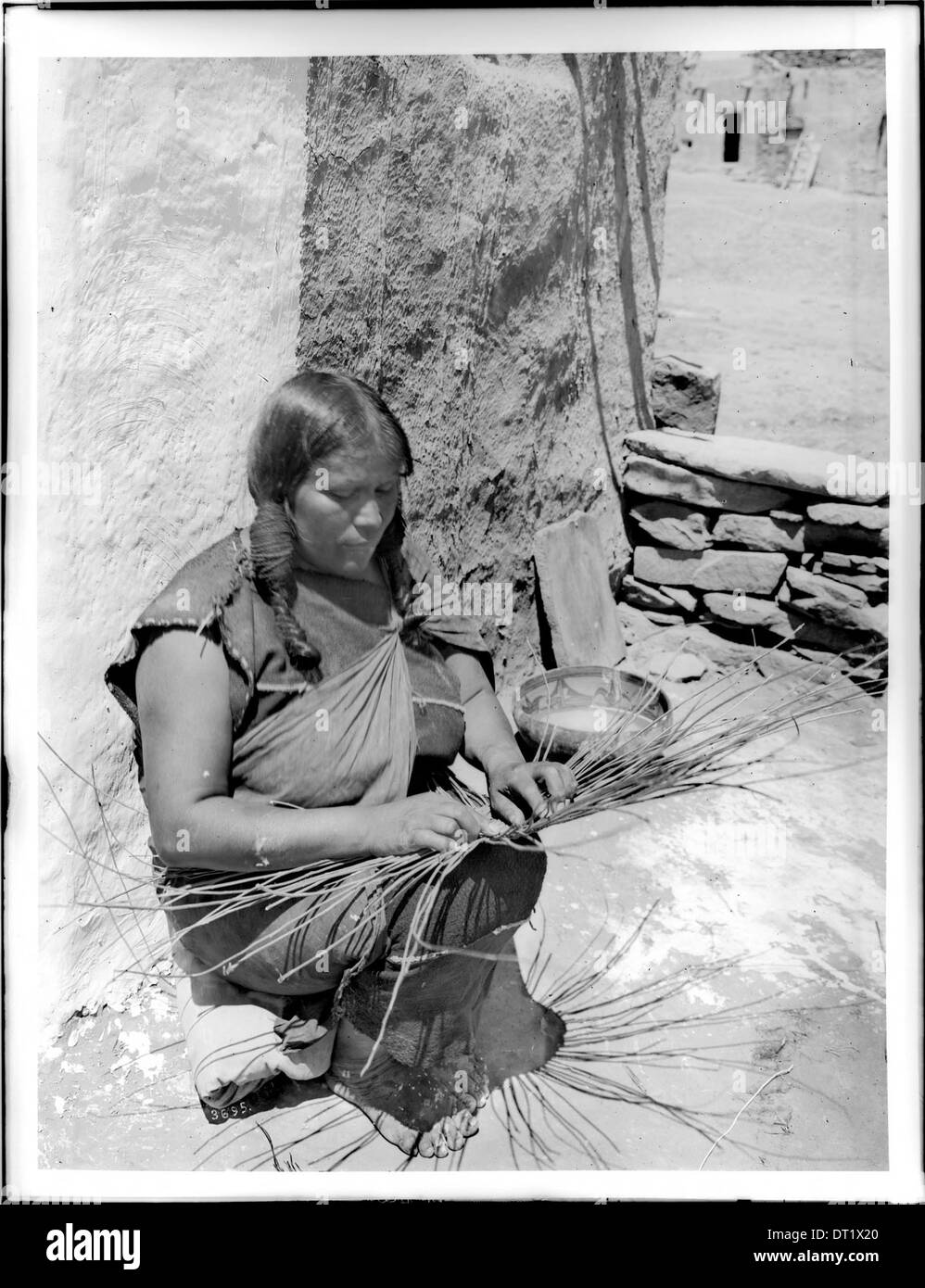Mujer india hopi fotografías e imágenes de alta resolución - Alamy