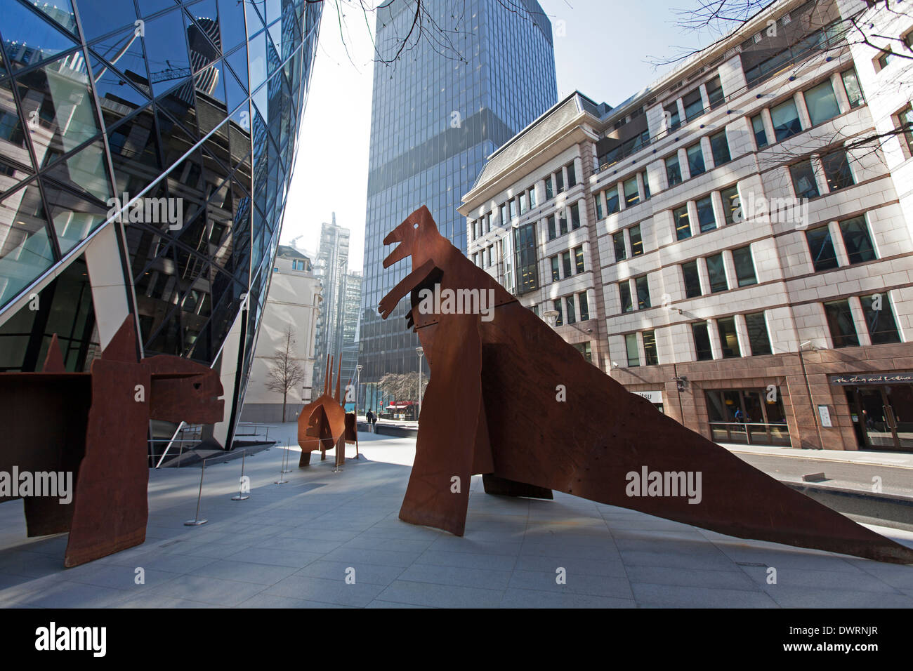Dinosaurio feo fotografías e imágenes de alta resolución - Alamy