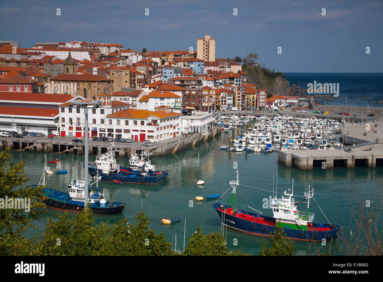 Vista Pueblo. Bermeo, Vizcaya, País Vasco. España. Europa Fotografía de ...
