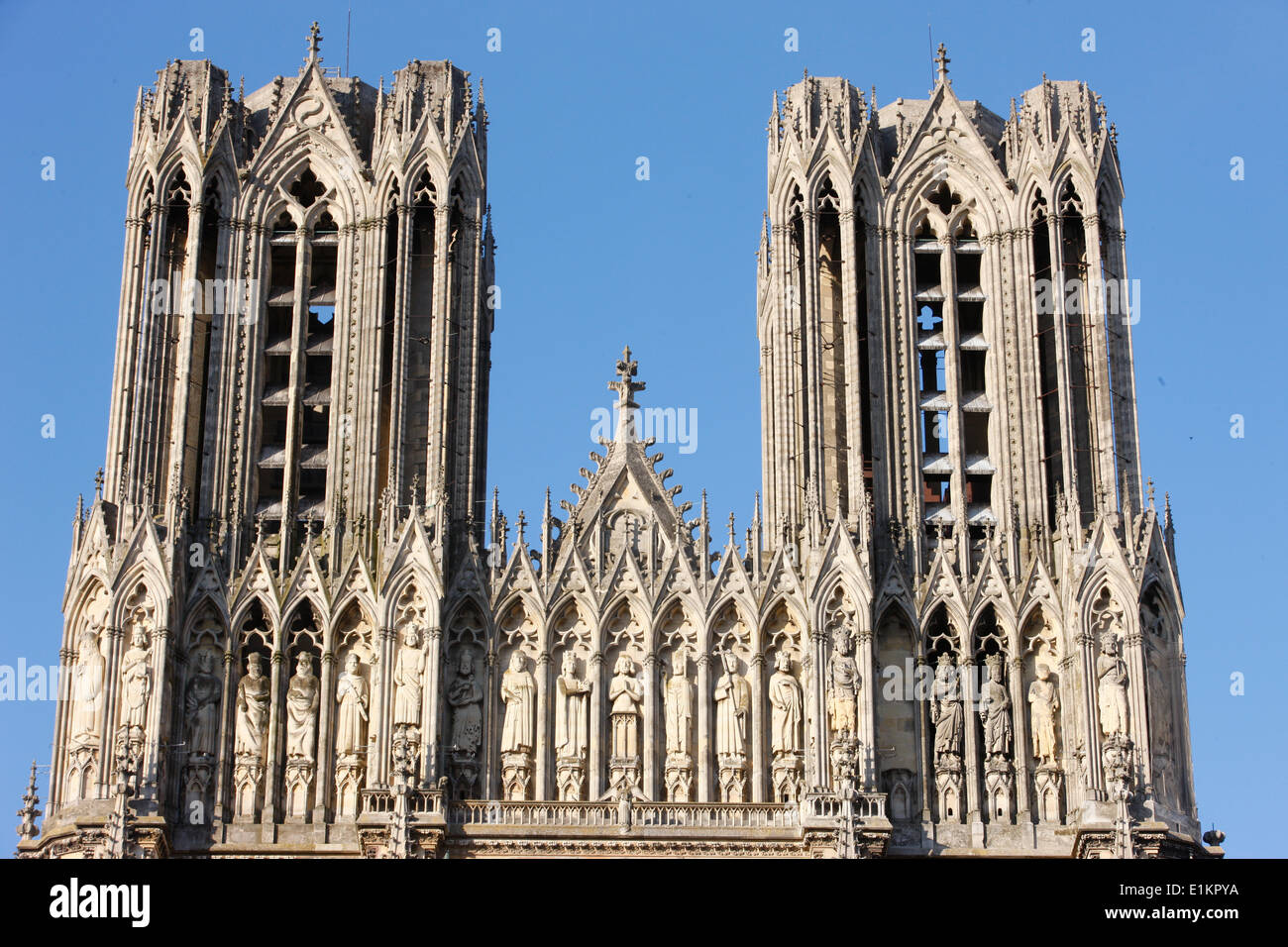 Catedral De Reims Torres Y Galería De Reyes Fotografía De Stock Alamy