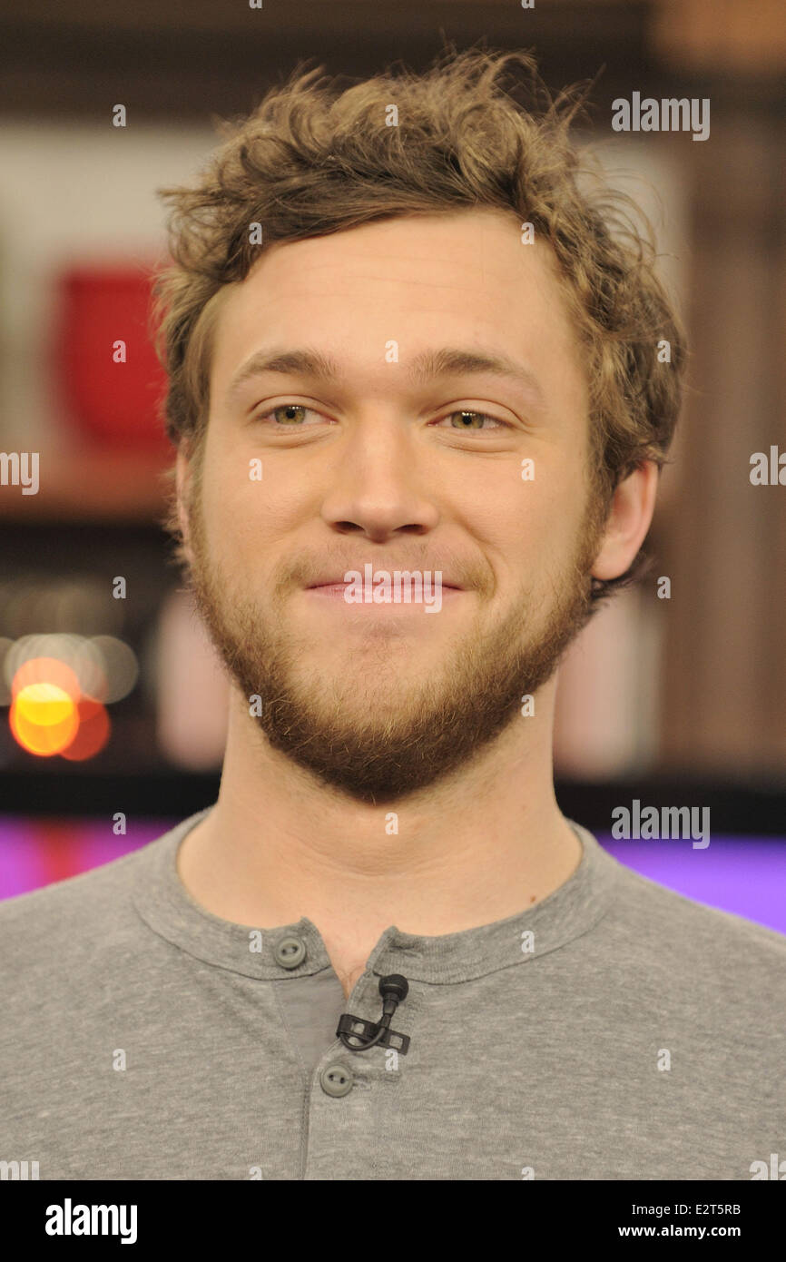 Phillip Phillips Shirtless