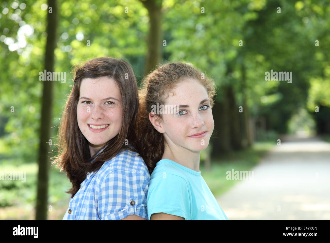 Chicas Bonitas Adolescentes Fotografías E Imágenes De Alta Resolución