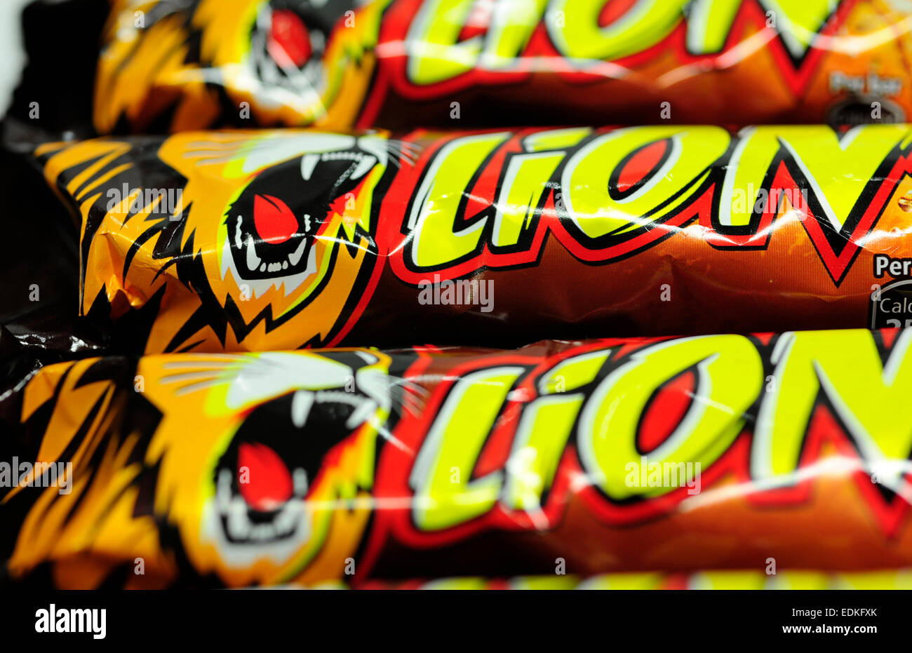 Barras de leones nestle fotografías e imágenes de alta resolución - Alamy