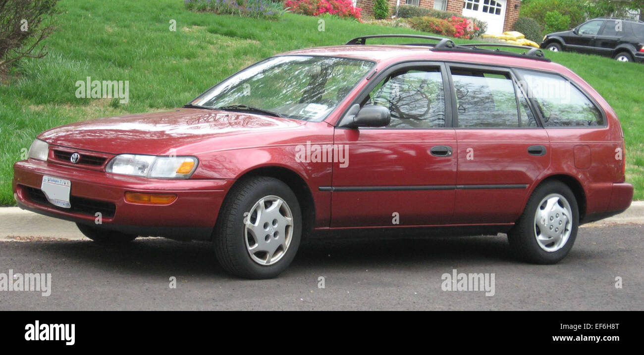 93 97 Toyota Corolla DX vagón frente Fotografía de stock - Alamy 93 97 Toyota Corolla DX vagón frente Fotografía de stock - Alamy