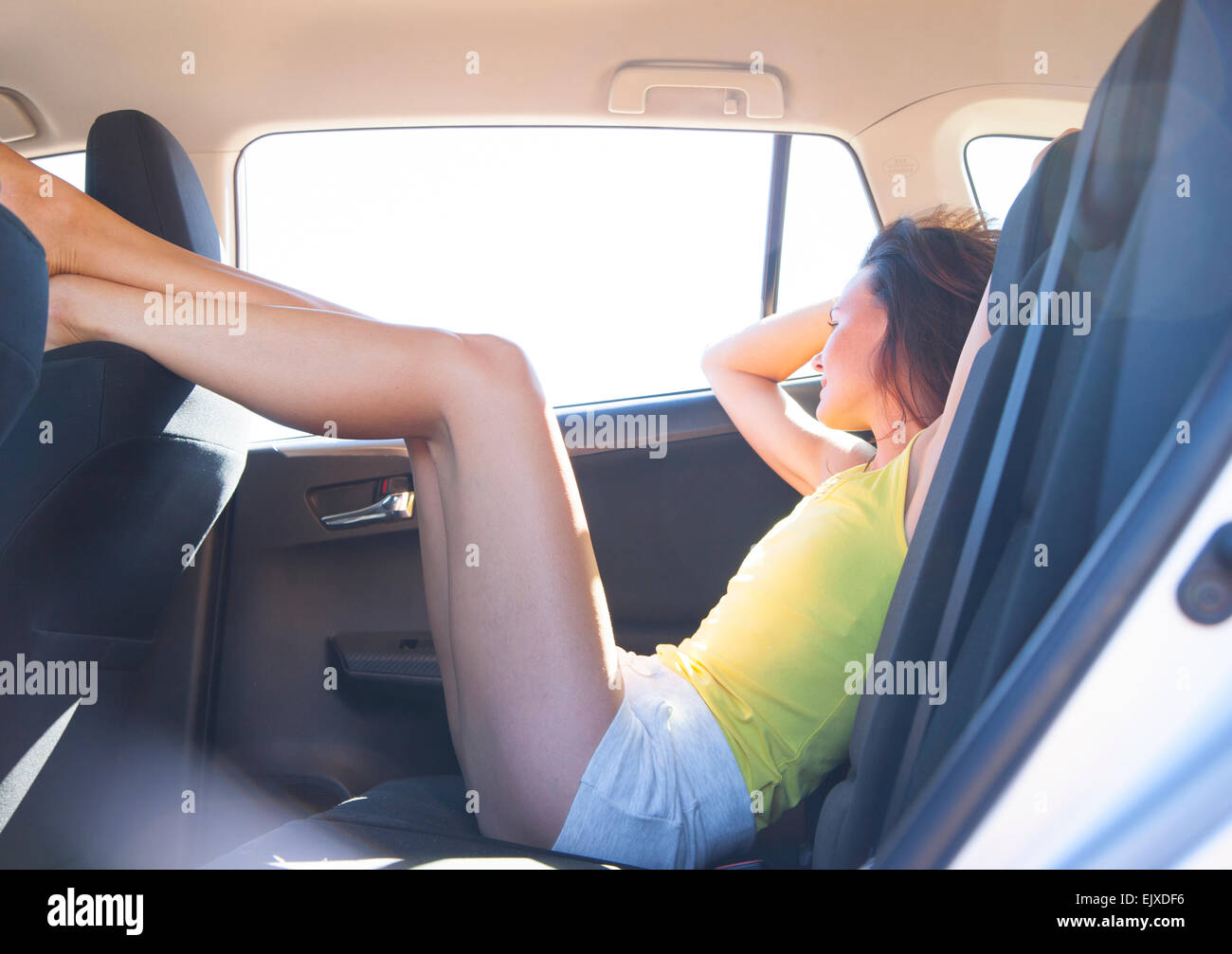 Piernas De Longitud Completa Fotos E Imágenes De Stock Alamy