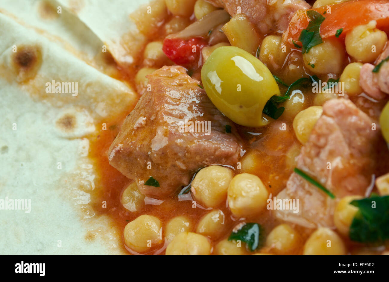 - Tharid árabe tradicional plato hecho de trozos de pan en caldo de ...