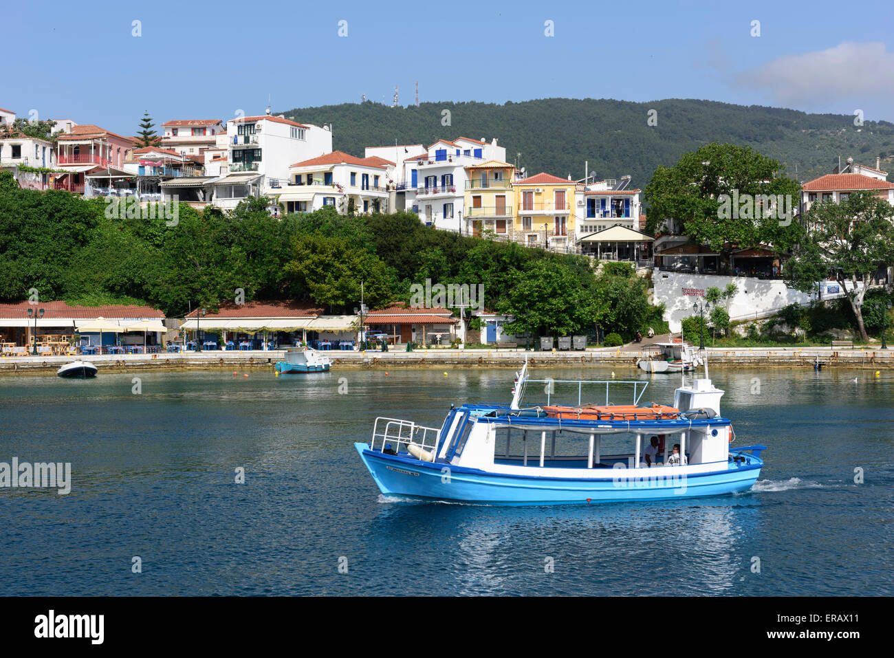 Puerto Viejo La Isla De Skiathos Grecia Fotografía De Stock Alamy