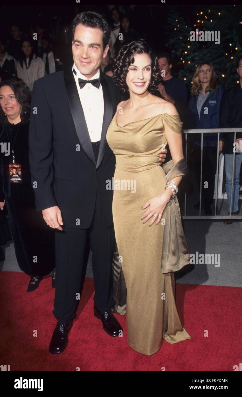 Jon Tenney Bio Age Networth2019 Teri Hatcher Height