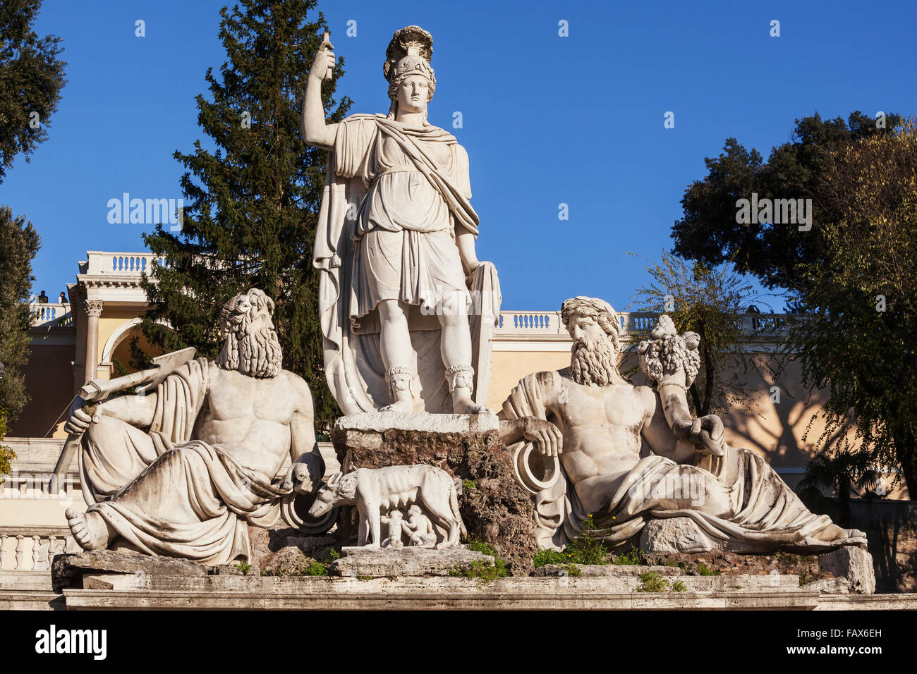 Estatuas romanas masculinas fotografías e imágenes de alta resolución ...