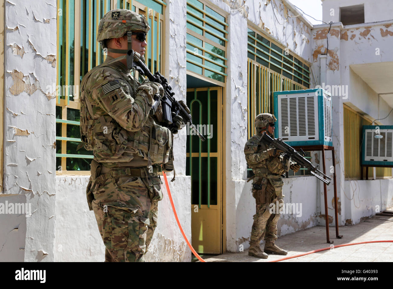 Soldados Del Ejército De Estados Unidos Proporciona Seguridad En La