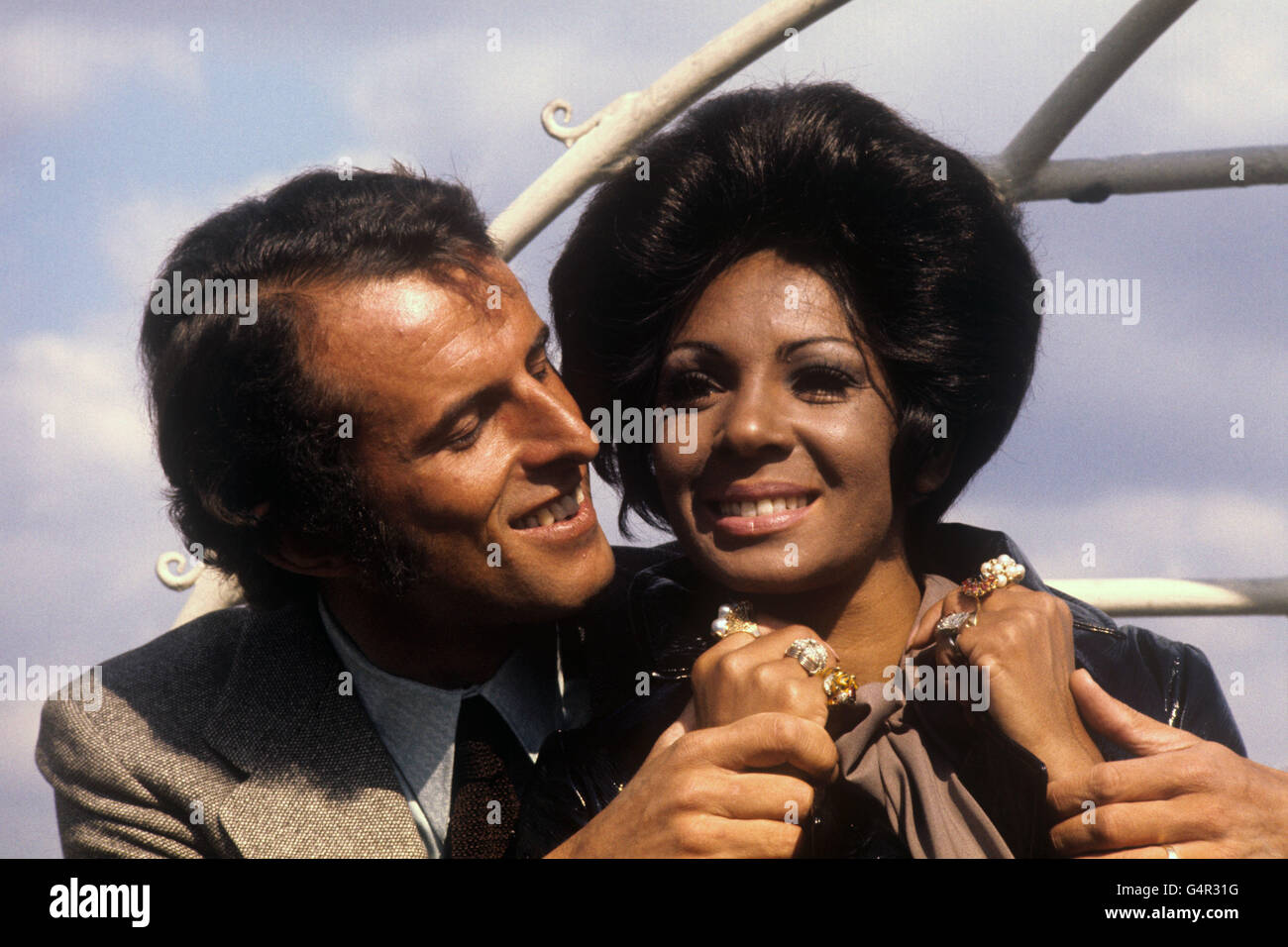 Singer Shirley Bassey With Husband And Manager Sergio Novak Fotos E Imágenes De Stock Alamy