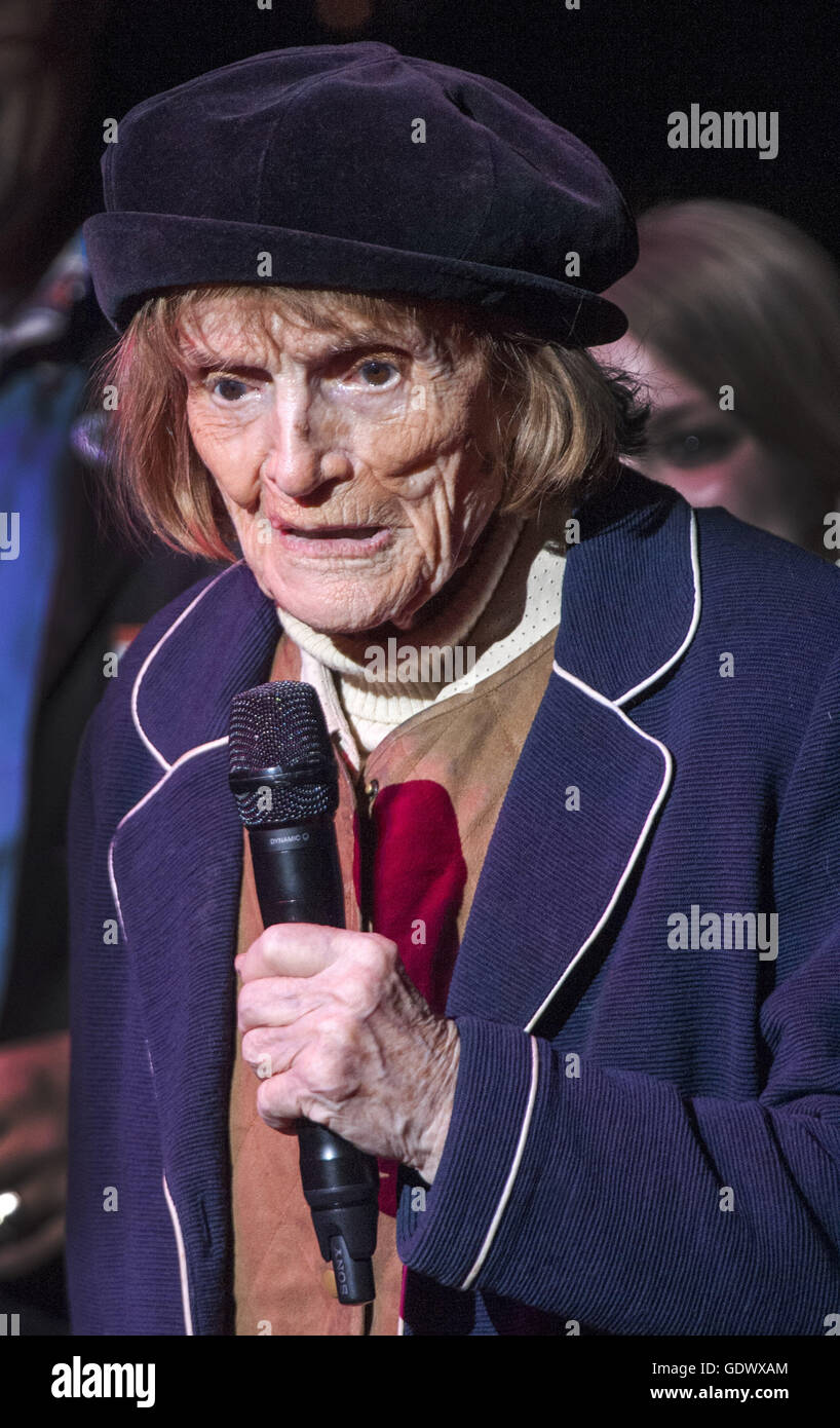 Gisela Singer Frozen