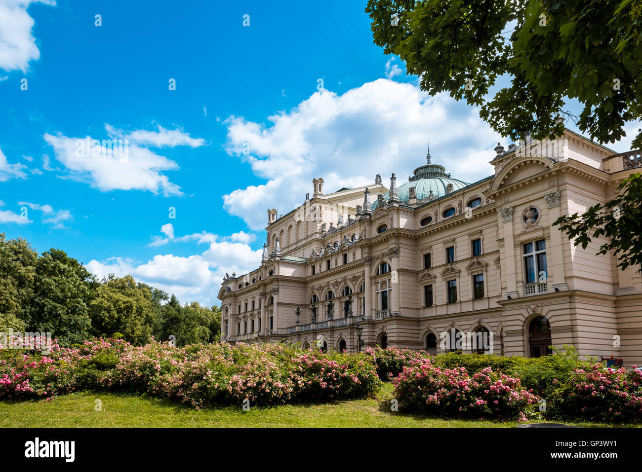 Teatro slowacki de europa fotografías e imágenes de alta resolución - Alamy