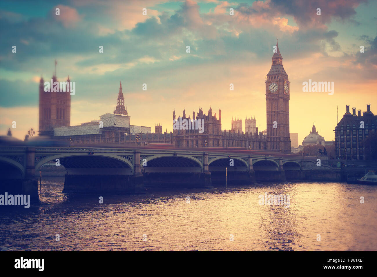Torre gaviota y big ben fotografías e imágenes de alta resolución - Alamy
