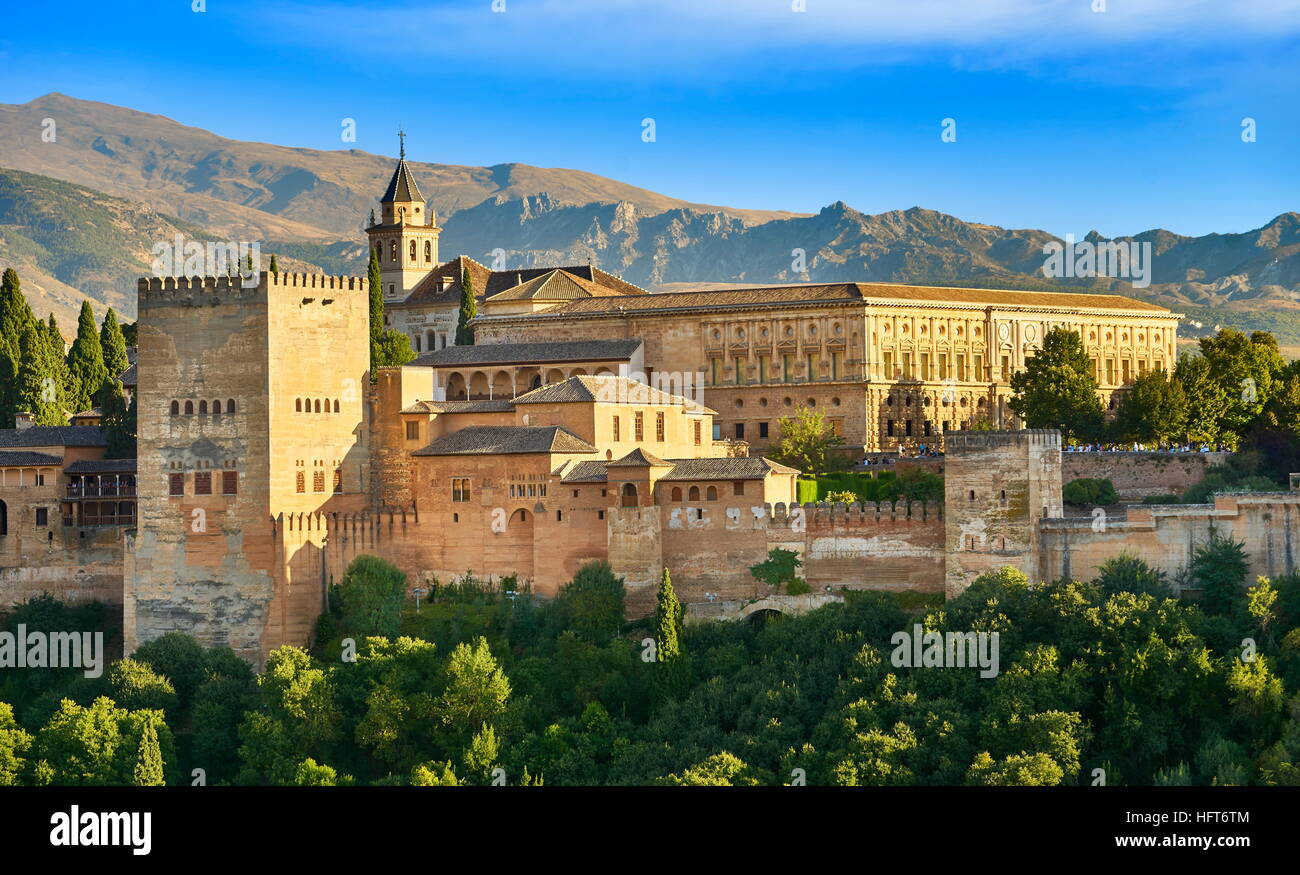 Palacio al alhambra fotografías e imágenes de alta resolución - Alamy