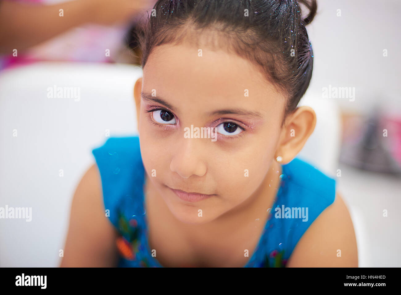 Niña Princesa Alegre Fotografías E Imágenes De Alta Resolución Alamy
