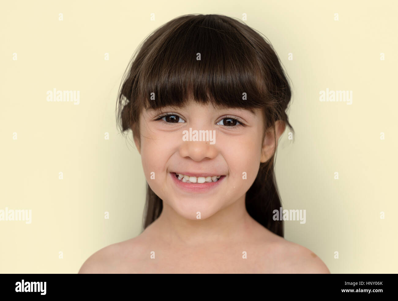Niña Sonriente Chested Desnuda Fotografía De Stock Alamy