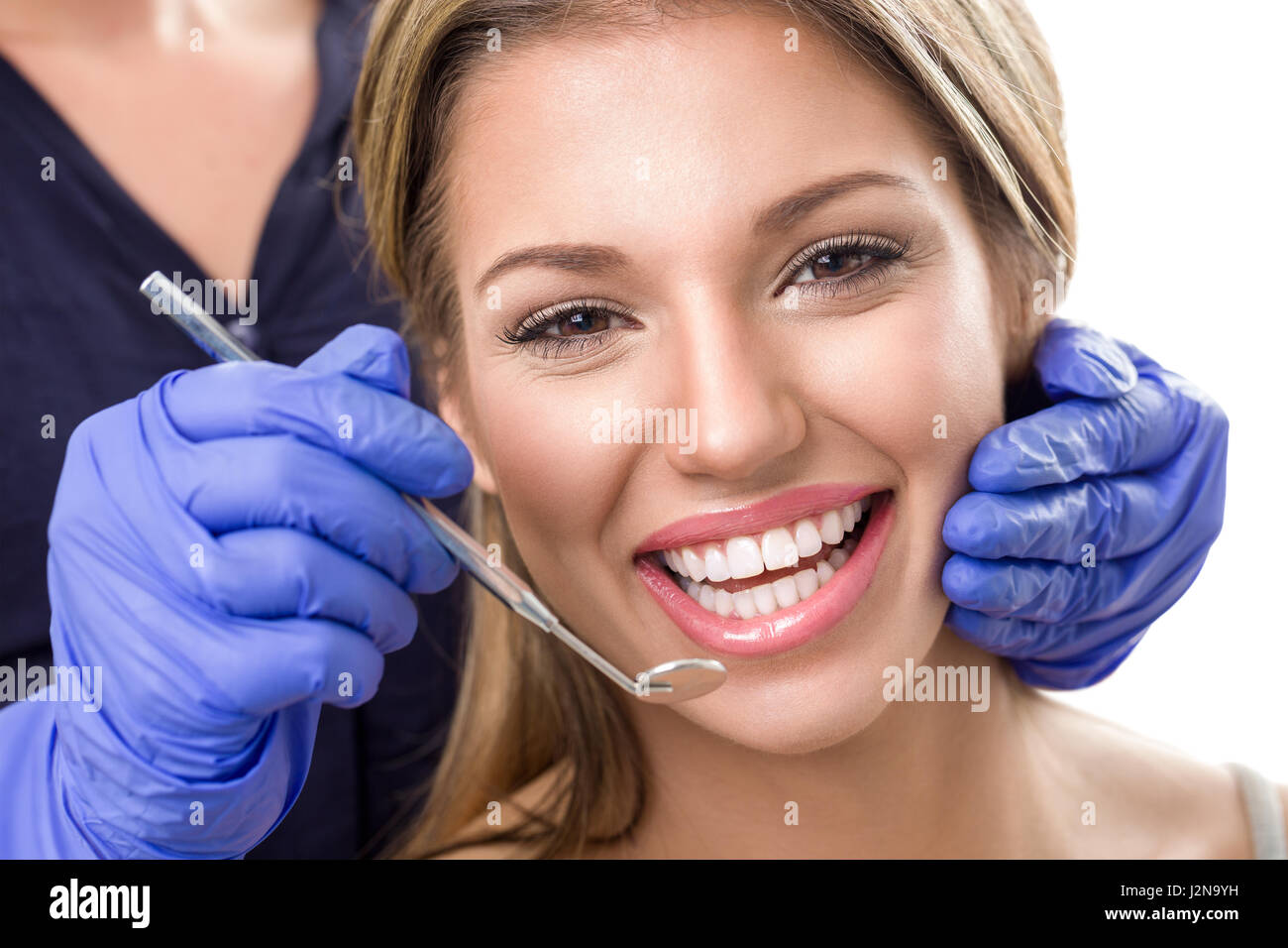 Chequeo De Los Dientes En El Dentista Mujer Sonriente Con Dientes