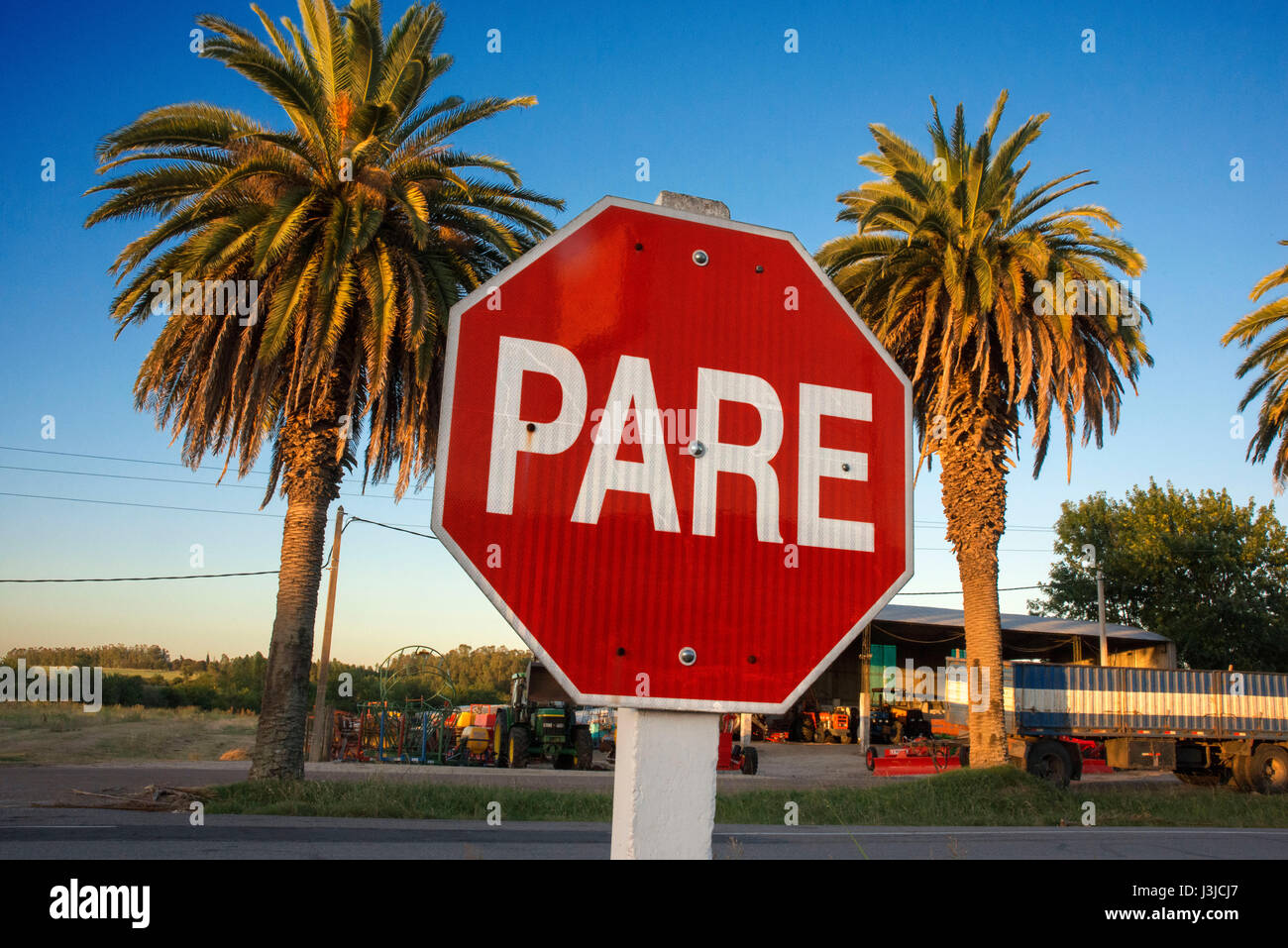 Signo pare fotografías e imágenes de alta resolución - Alamy