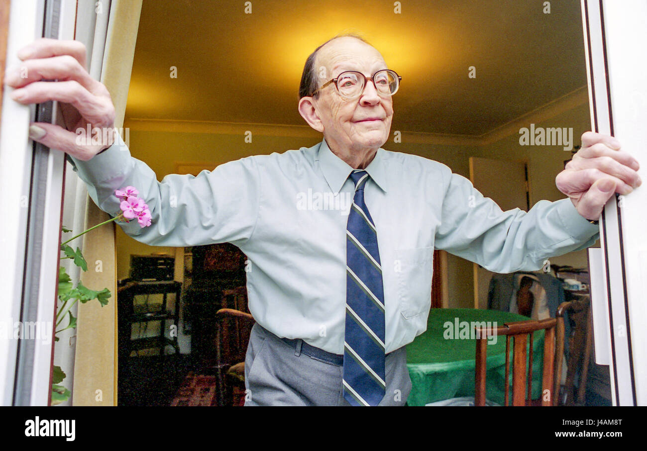 Kenneth Lee, una segunda guerra mundial Colditz superviviente de los ...