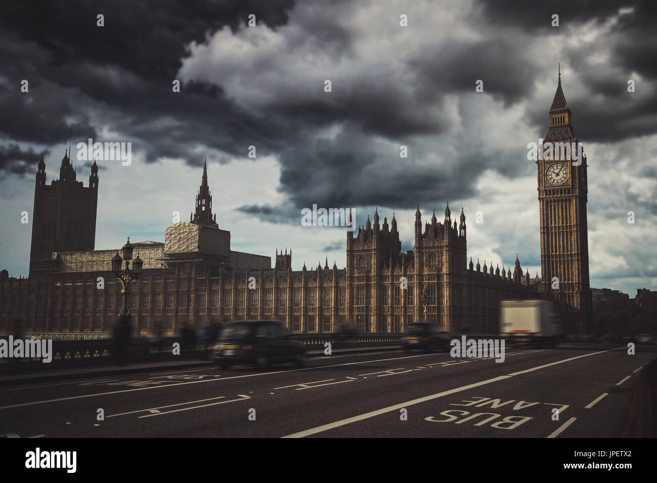 Torre gaviota y big ben fotografías e imágenes de alta resolución - Alamy