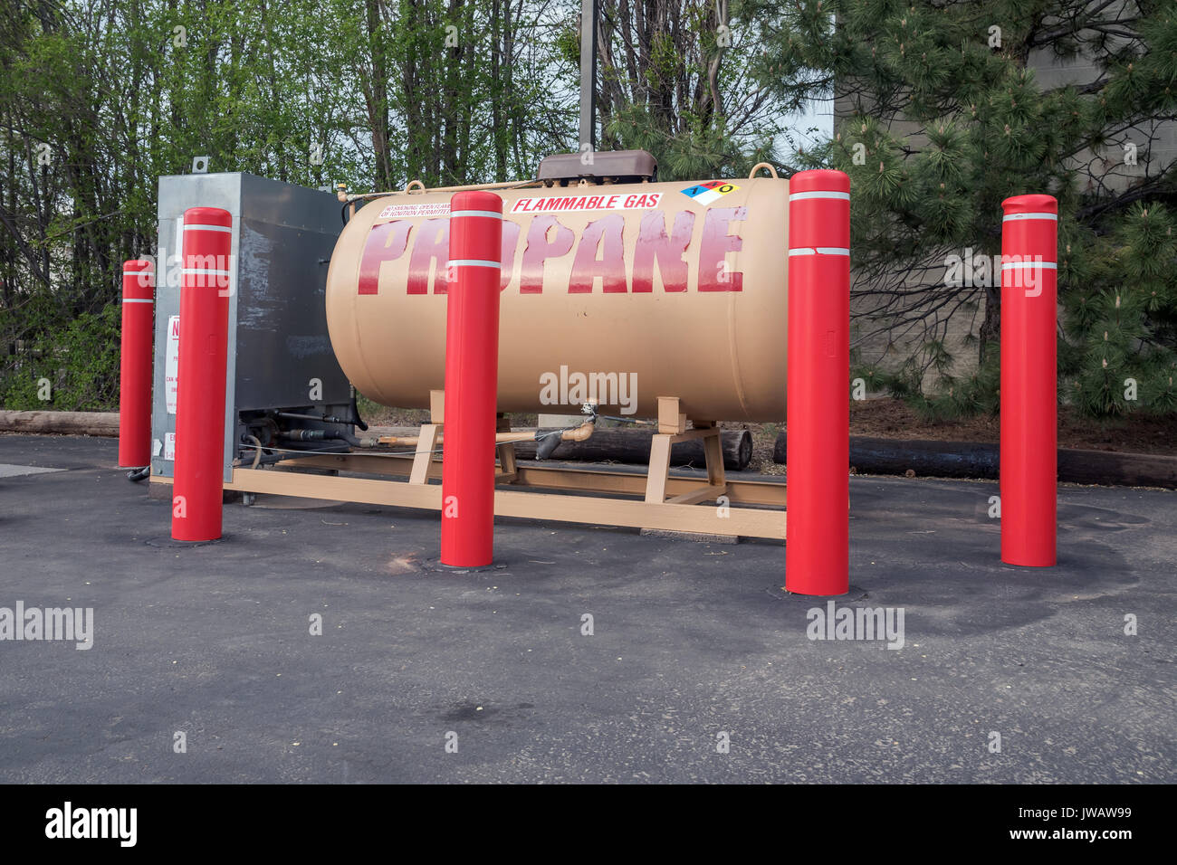 Tanque de propano fotografías e imágenes de alta resolución - Alamy