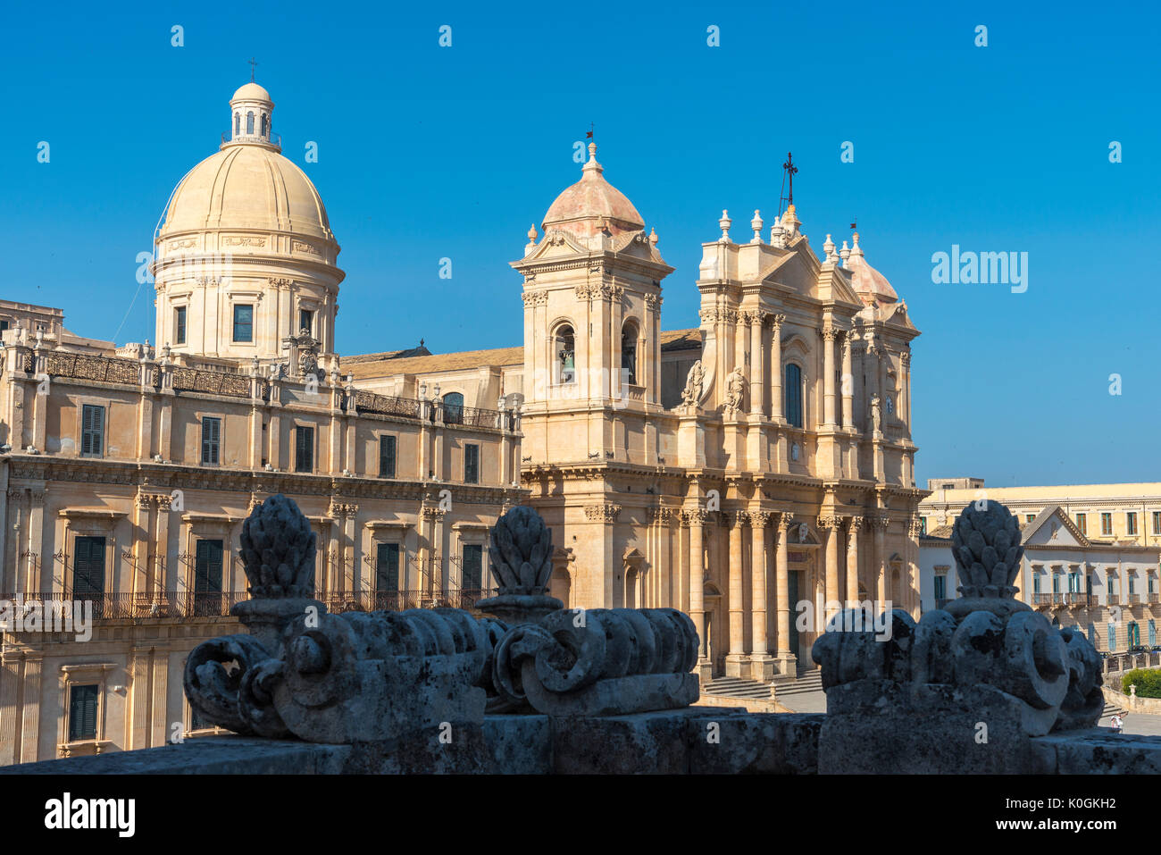 Fachada barroca italiana fotografías e imágenes de alta resolución - Alamy