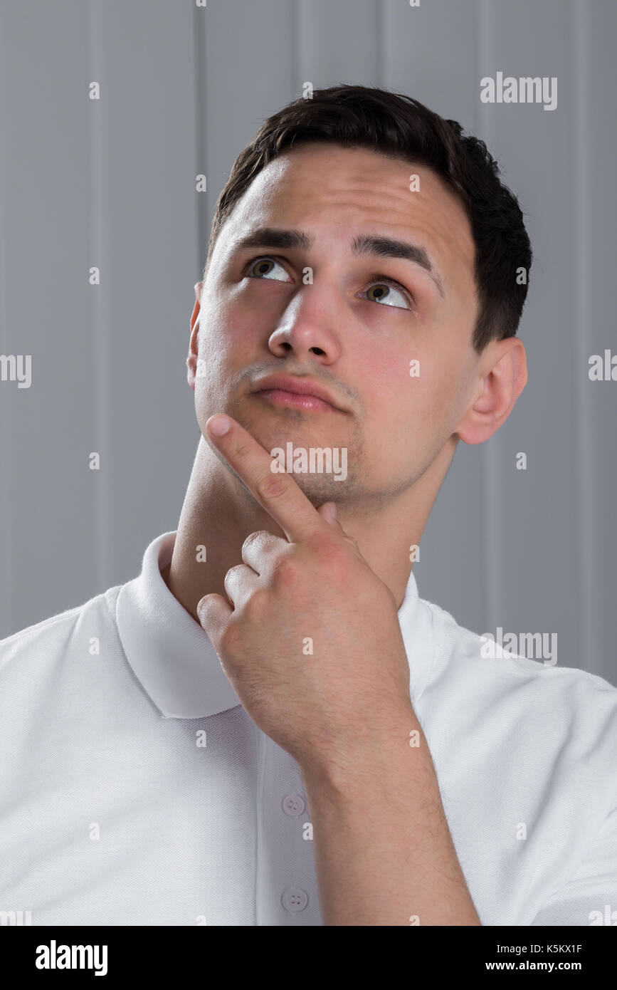 Retrato Pensante Fotografías E Imágenes De Alta Resolución Alamy
