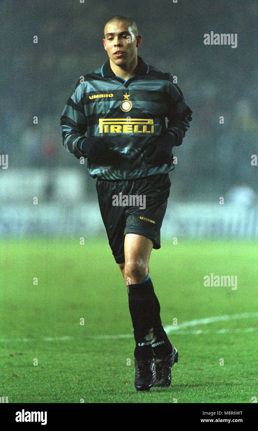 Ronaldo nazario inter fotografías e imágenes de alta resolución - Alamy
