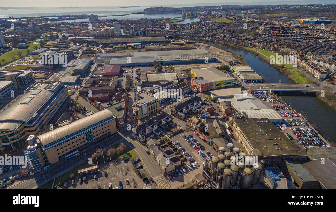 La fábrica de cerveza Brains en Penarth Road Cardiff, ahora sede del ...
