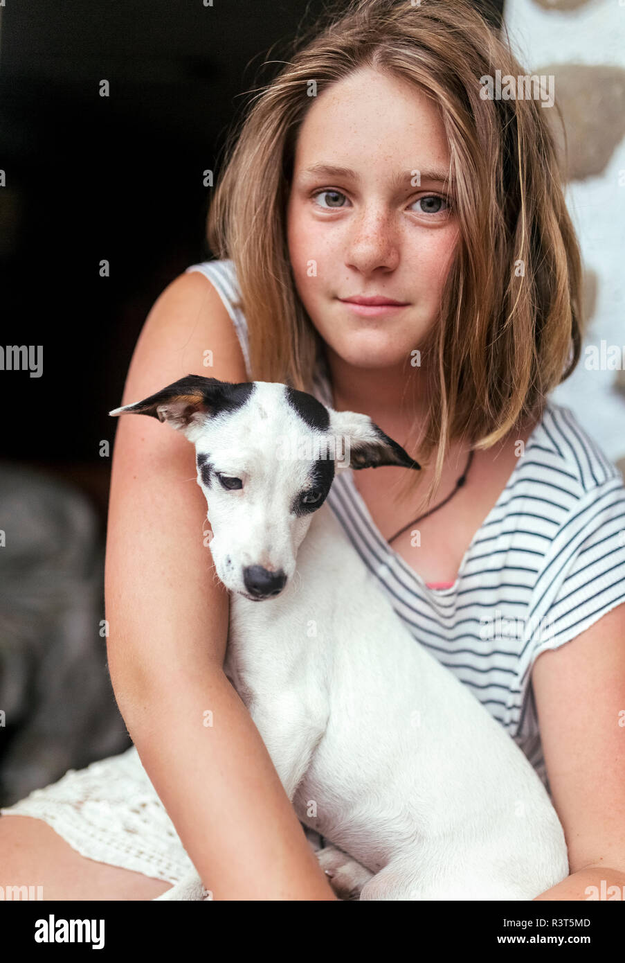 Niño pecoso fotografías e imágenes de alta resolución - Alamy