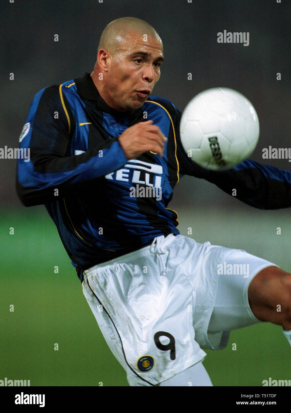 Ronaldo nazario inter fotografías e imágenes de alta resolución - Alamy