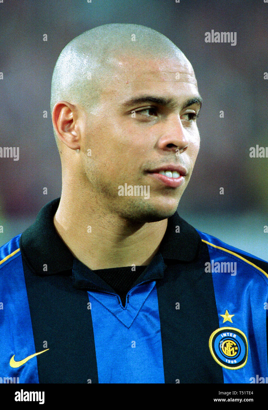 Ronaldo nazario inter fotografías e imágenes de alta resolución - Alamy